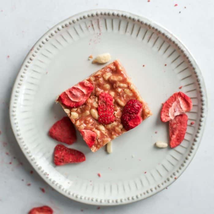 Healthy Strawberry Rice Crispy Treats • Fit Mitten Kitchen