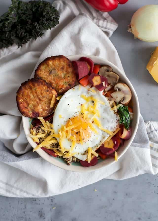 Egg & Veggie Quinoa Breakfast Bowl • Fit Mitten Kitchen