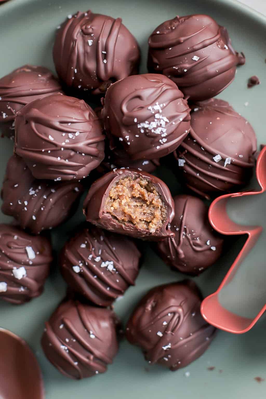 Easy Gingerbread Truffles {vegan & paleo} • Fit Mitten Kitchen